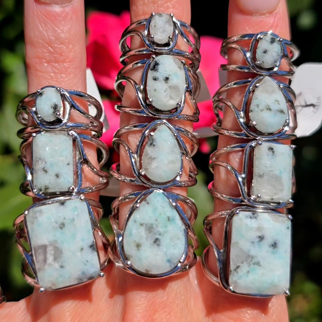 Kiwi Jasper Meaning and Healing Properties – Enchanting Earth